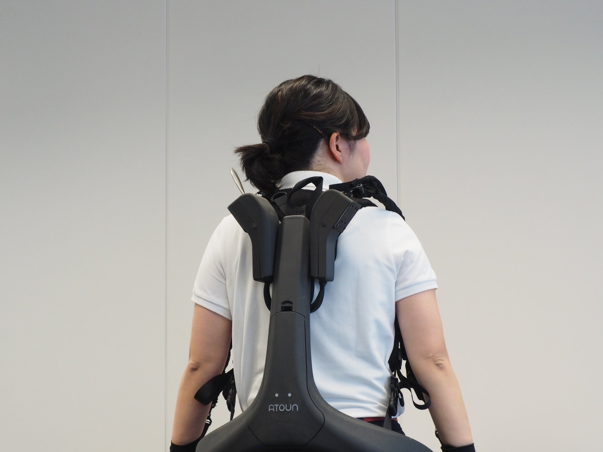 ATOUNの“着るロボット”が腕の補助機能をプラスしてさらに進化：ロボット開発ニュース（1/2 ページ） - MONOist