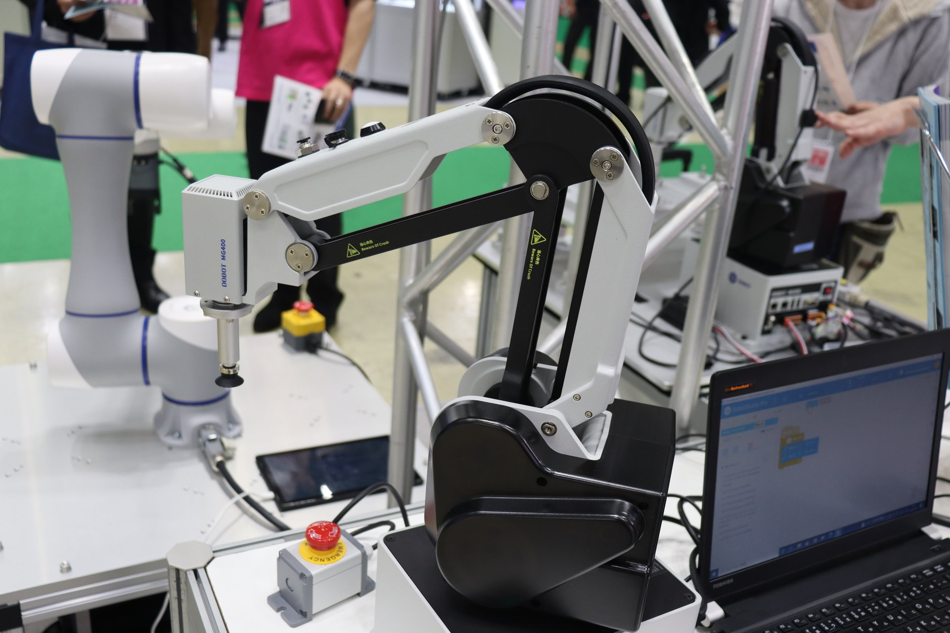 ぶつかる前に検知、停止すれば痛くない、中国の協働ロボットの便利機能「Safe Skin」：Japan Robot Week 2022 ...