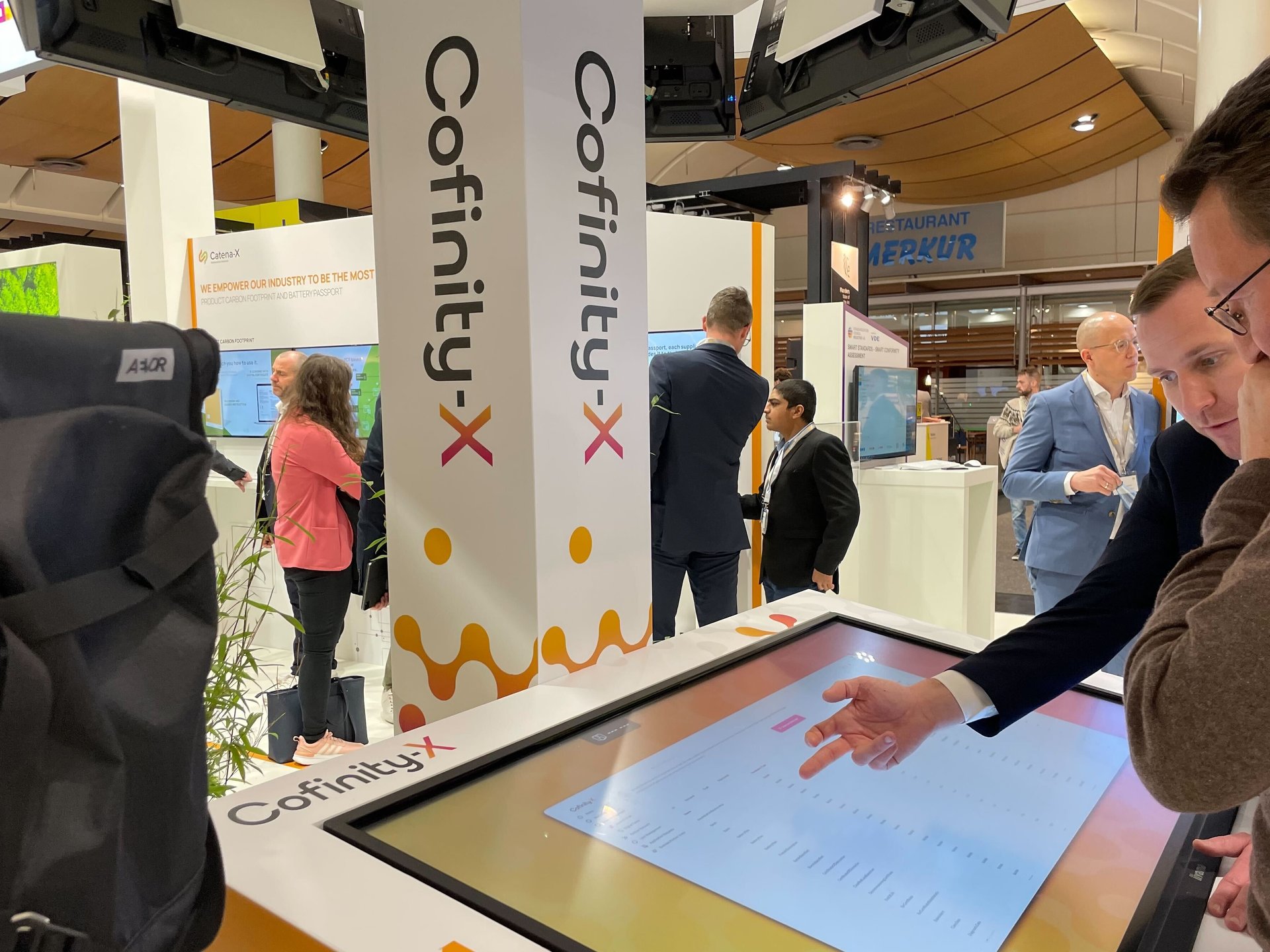 自動車業界10社の合弁会社「Cofinity-X」、Catena-Xの普及を促進：ハノーバーメッセ2023 - MONOist