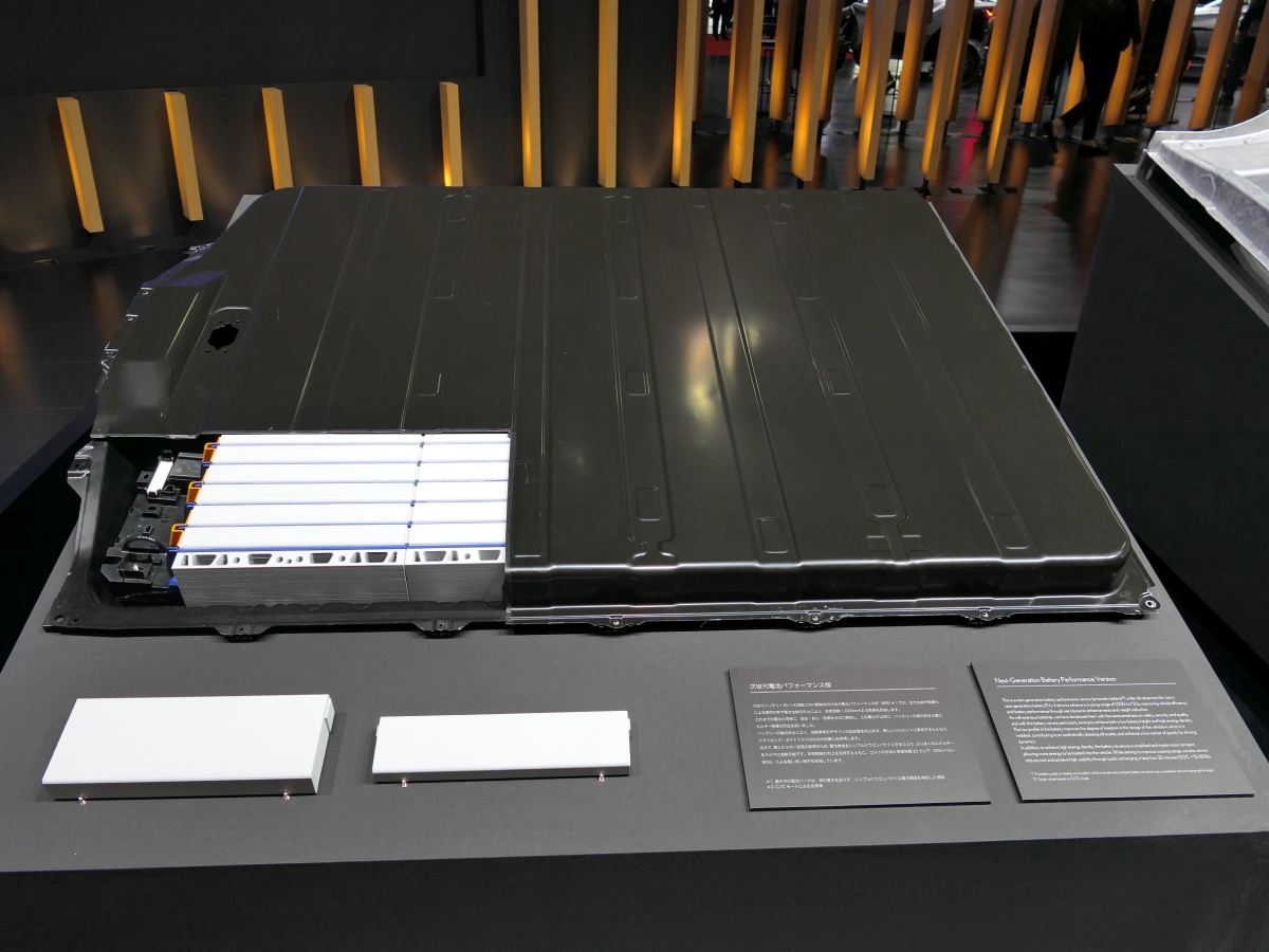 トヨタの次世代電池パフォーマンス版、大型セルでEV走行距離1000km超も視野に：ジャパンモビリティショー2023 - MONOist