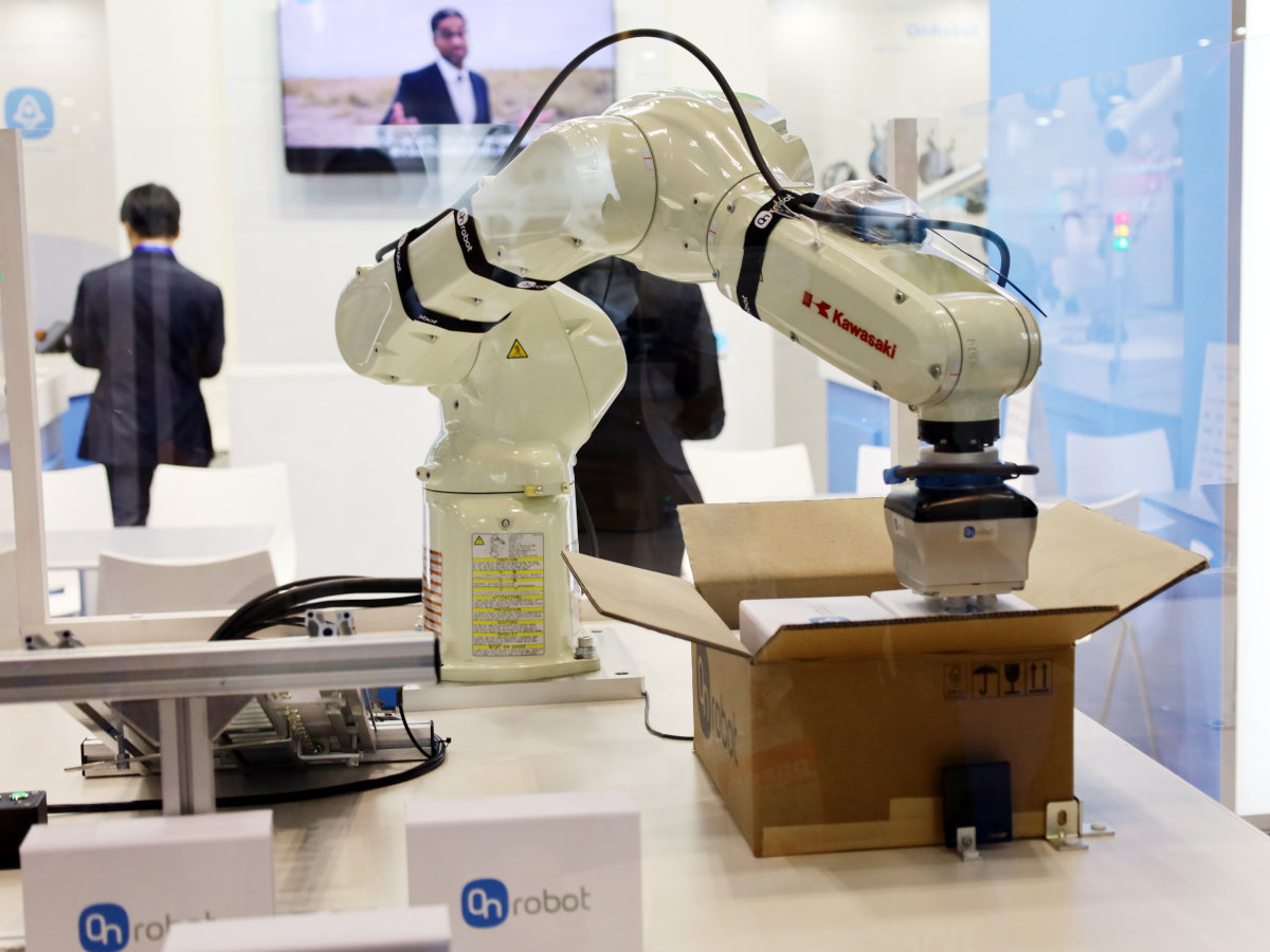 ハンドから変えるロボットティーチング、成長スピード求めるOnRobotの一手：2023国際ロボット展（1/2 ページ） - MONOist