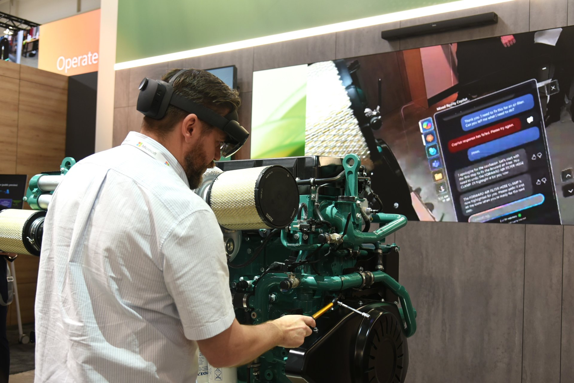 HoloLens 2と生成AIで現場作業者支援の新たな姿を見せたマイクロソフト：ハノーバーメッセ 2024（1/4 ページ） - MONOist