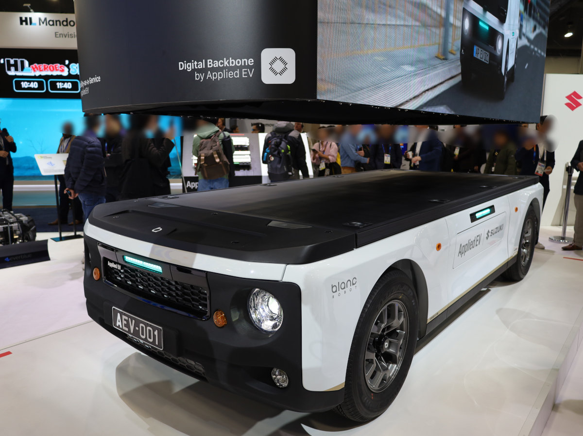 足回りで強みを発揮し上物は共創で、新たなモビリティの形を訴求するスズキ：CES 2025 - MONOist