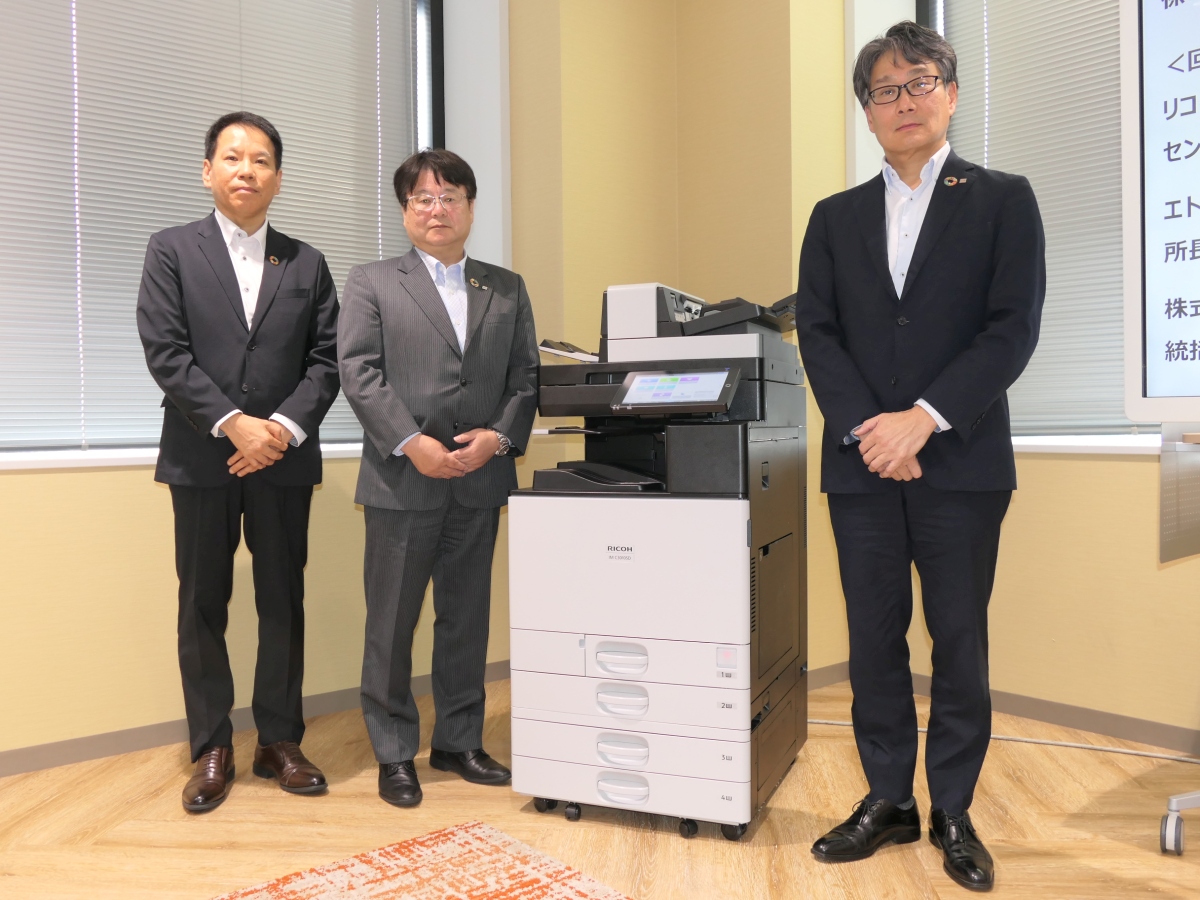 リコーが“唯一無二”の複合機を開発、PFUのスキャナー技術を融合：イノベーションのレシピ（1/2 ページ） - MONOist