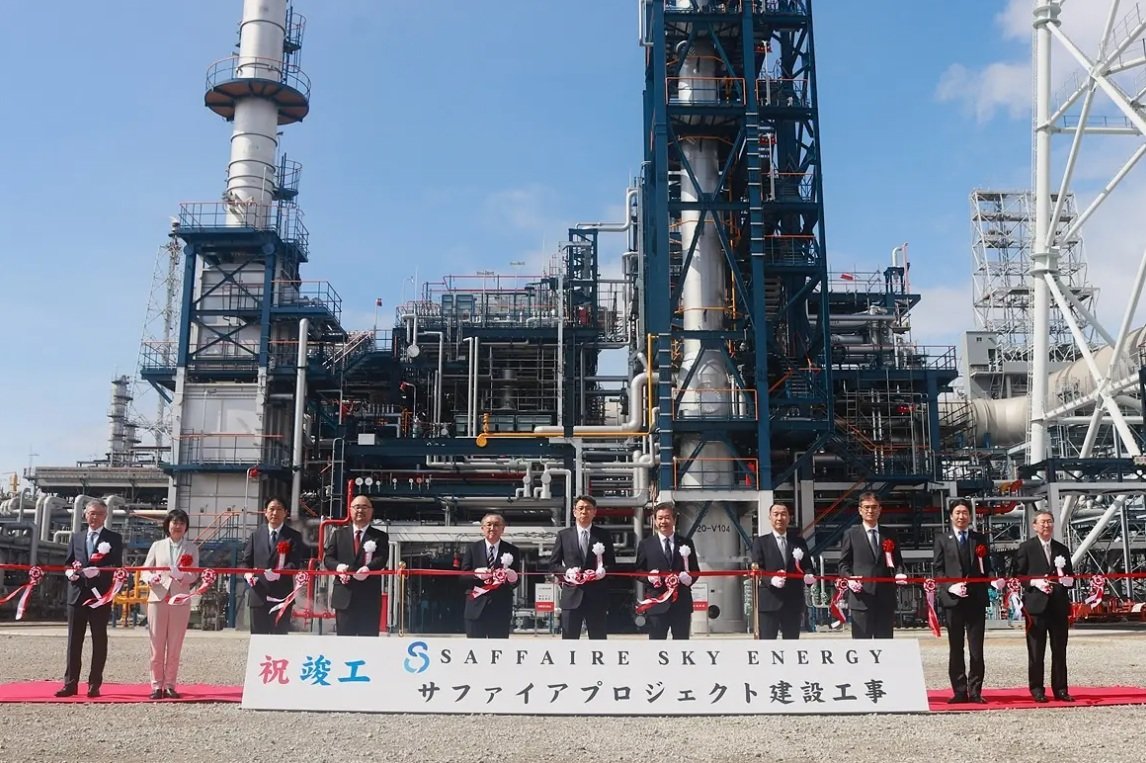 廃食用油を原料にSAFを製造できる大規模生産実証設備が完成：工場ニュース - MONOist