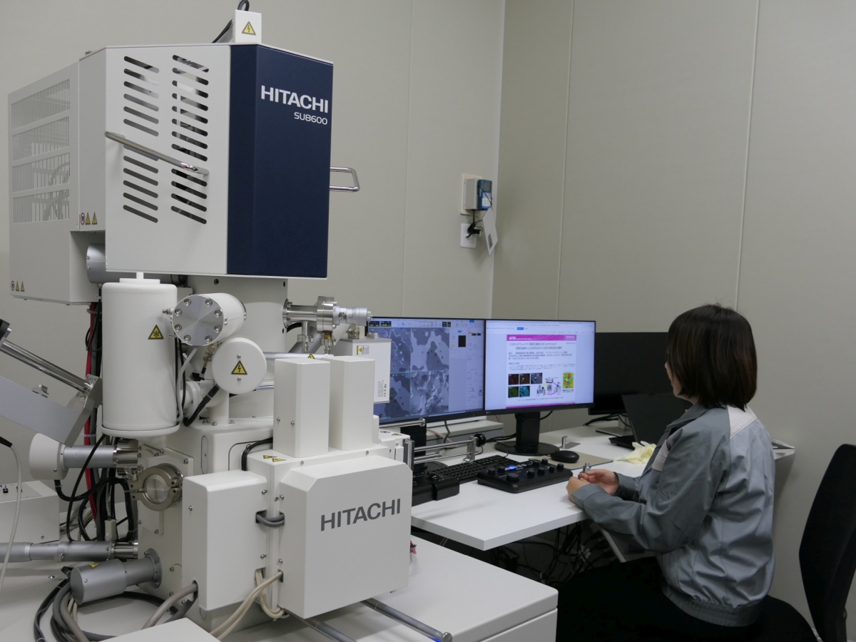 電子顕微鏡が日立ハイテクの新たな第3の柱を生み出す、測長SEMや医用機器に続け：モノづくり最前線レポート（1/2 ページ） - MONOist