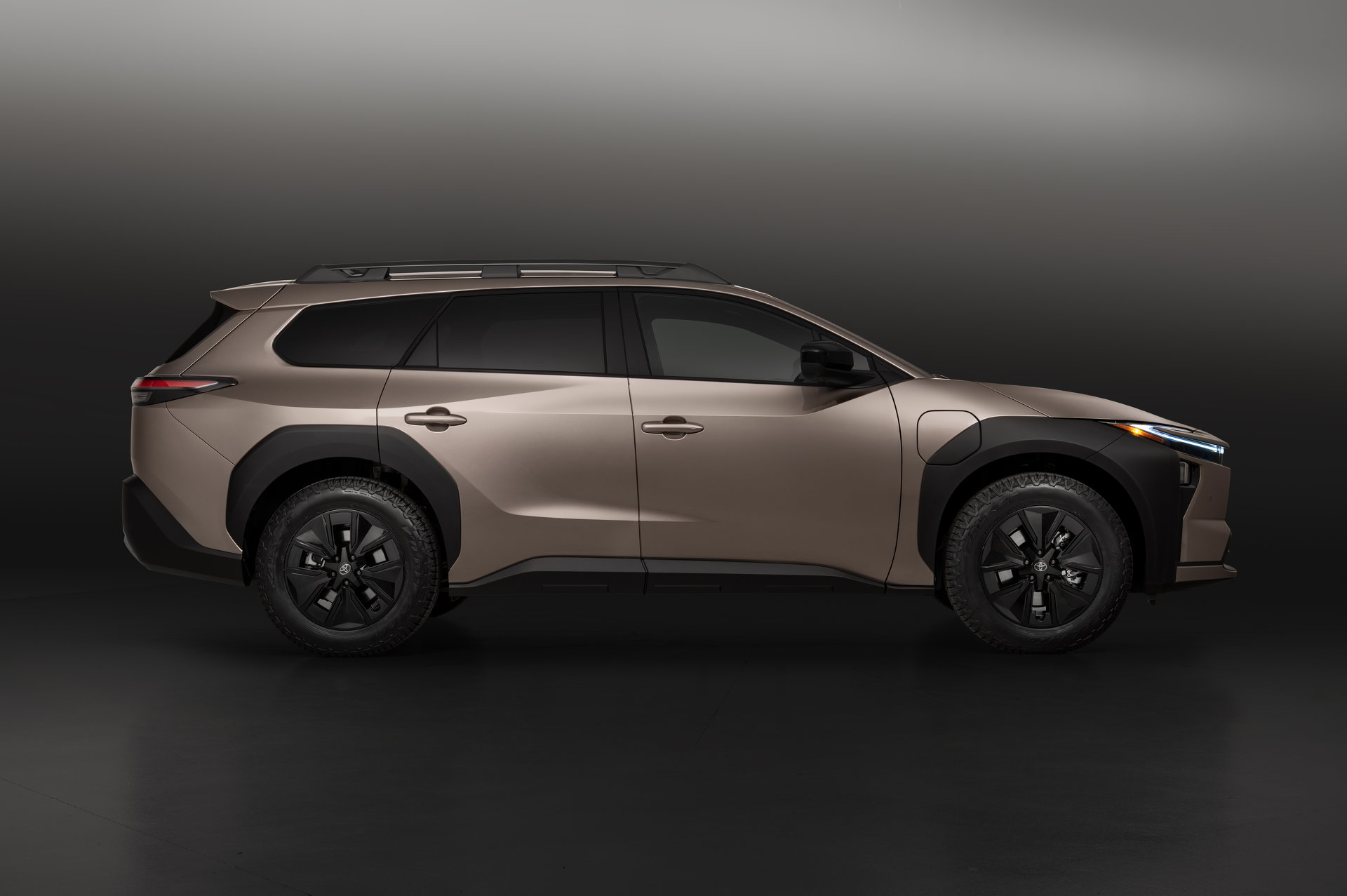 トヨタが北米で新型EVを発表、日本でも2026年春に発売予定：電動化 - MONOist