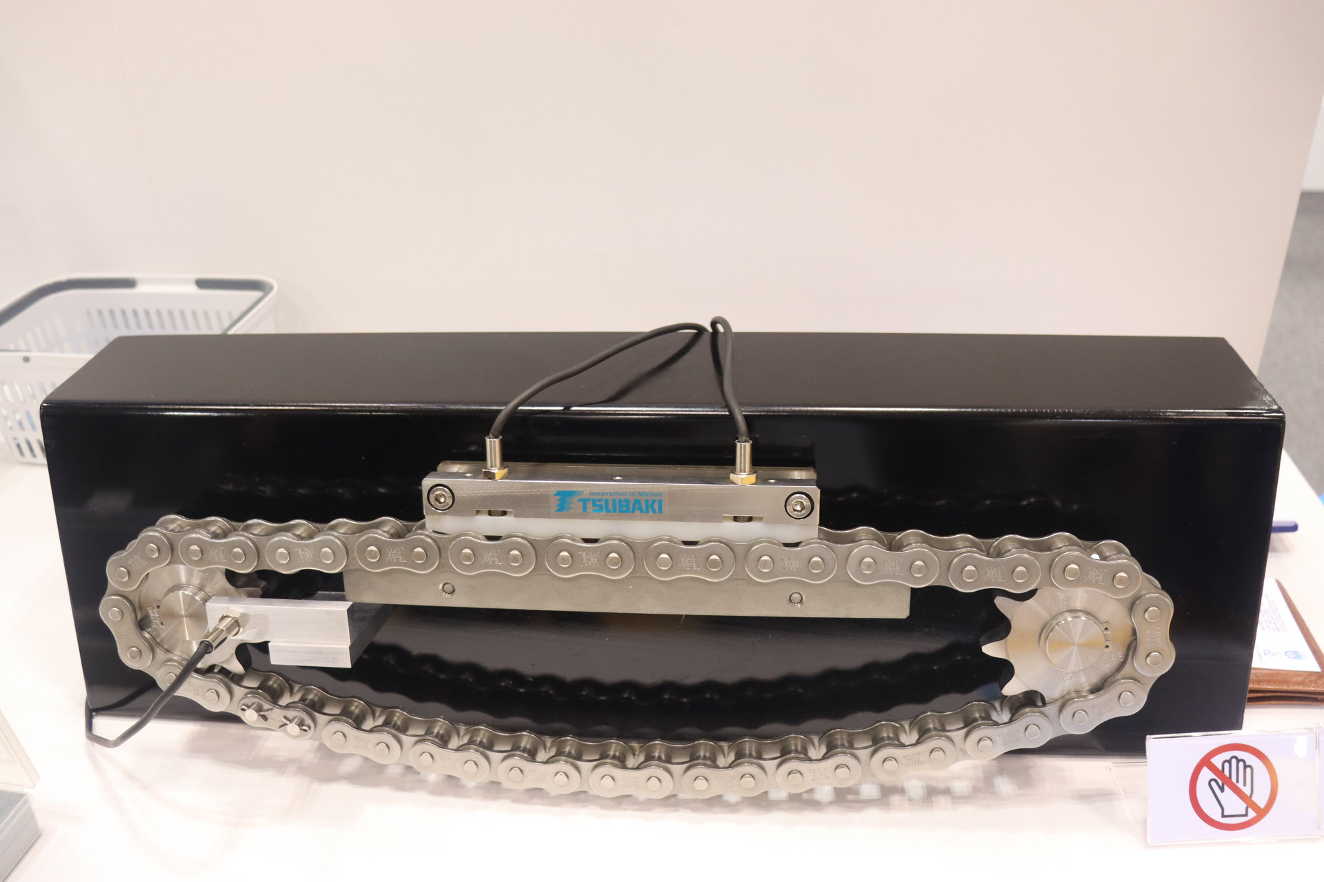 チェーンコンベヤーの予兆保全や状態監視に、椿本が“たるみ”を見るセンサー：FOOMA JAPAN 2025 - MONOist